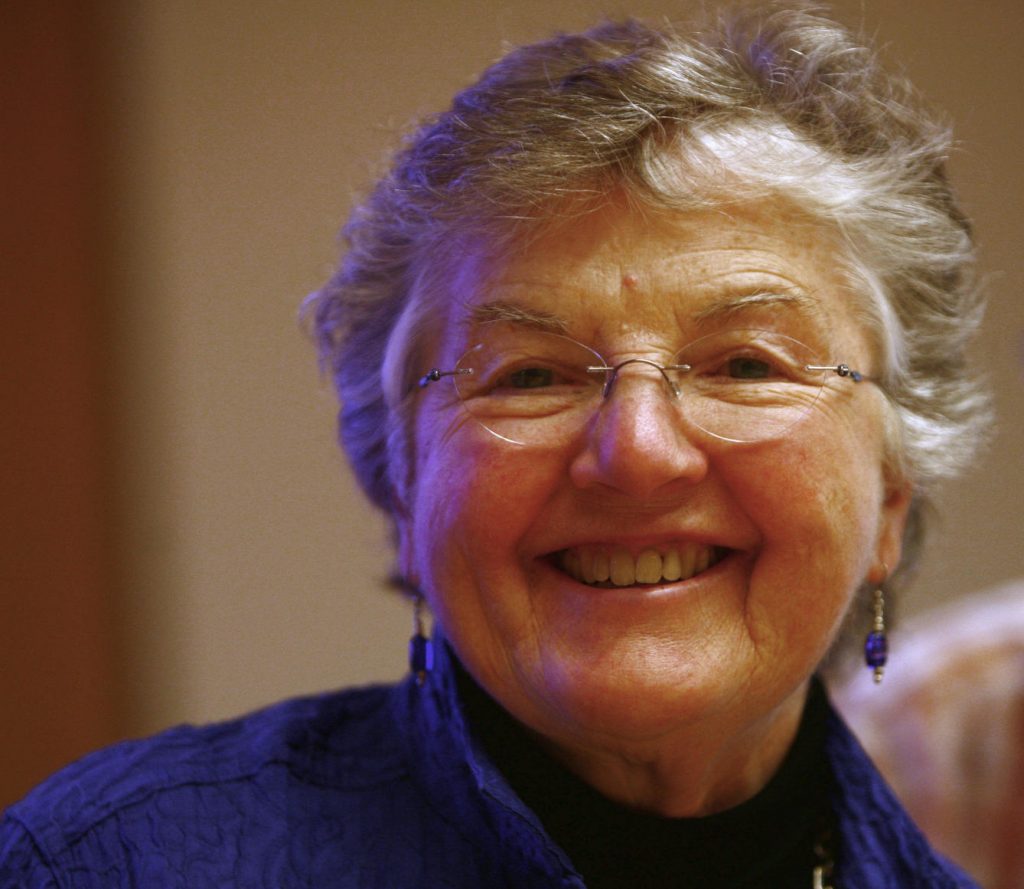 6. Frances E. Allen, pionera en la automatización de tareas paralelas