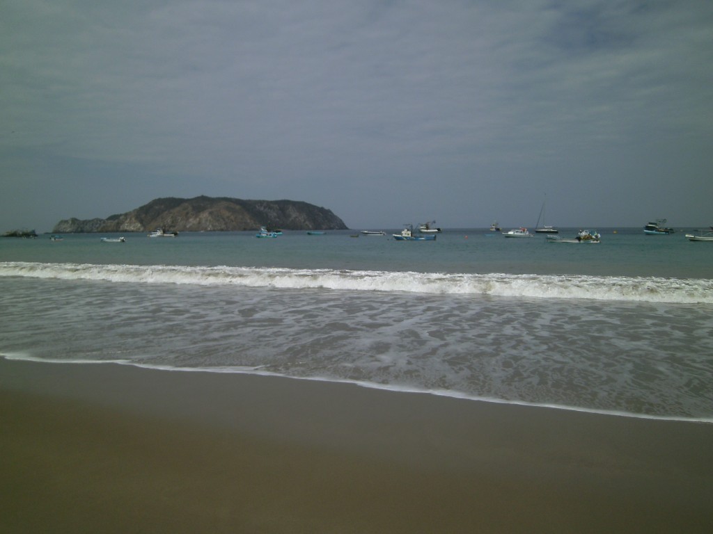 Isla Salango, vista desde la playa - Manabocean.com